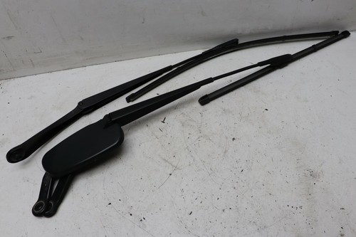Mercedes Benz CLA45 AMG C117 2014 Front Windscreen Wiper Arms Pair RHD ...