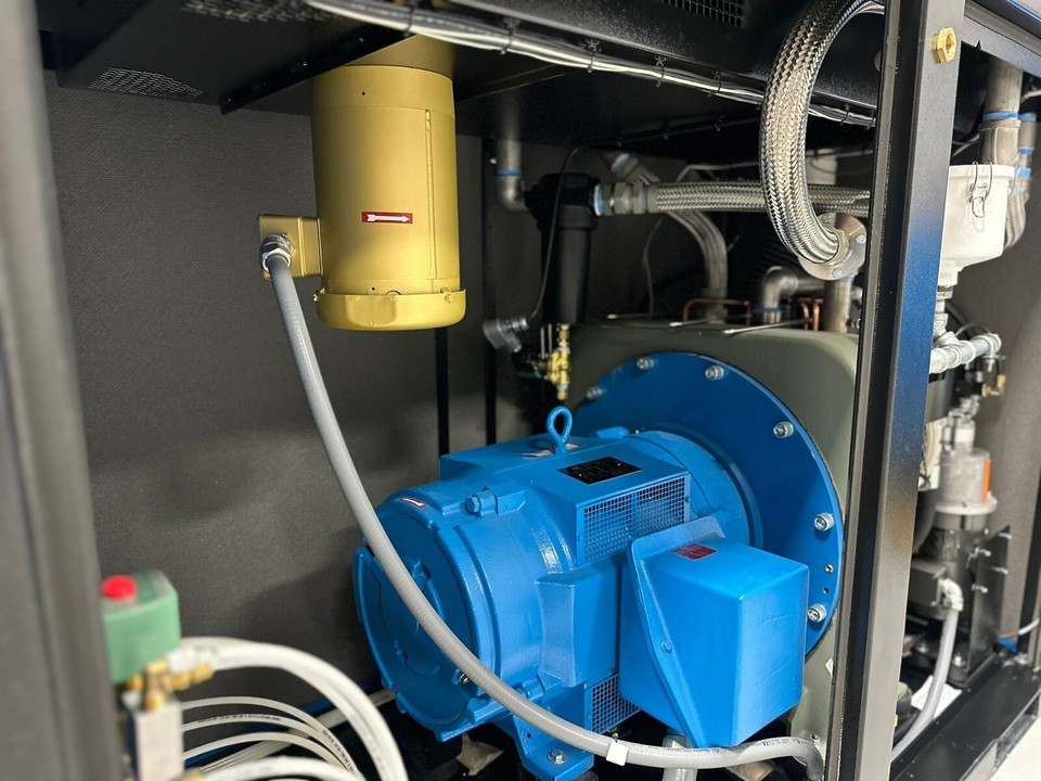 KOBELCO OIL FREE, KNW SERIES, 40 HP AIR COMPRESSOR '' TWO STAGE, 41 HRS ...