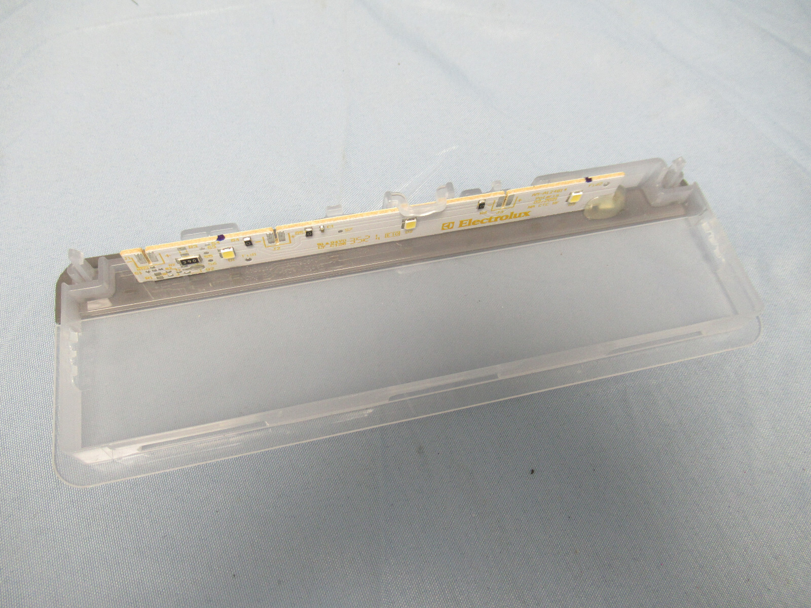 OEM Frigidaire Refrigerator Light Assembly Single 5304530712 (Lot #103 ...