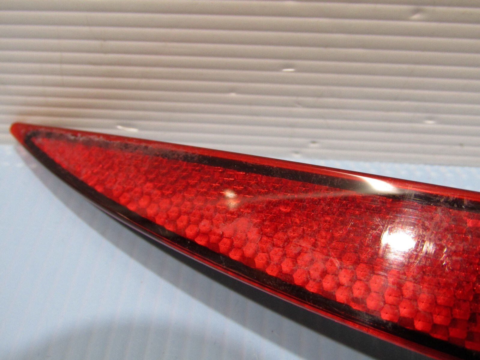 Tesla Model Y Rear Bumper Right Reflector Light Genuine 1626227-00-A ...