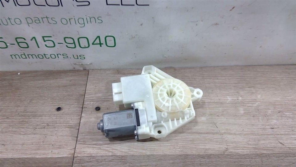 2019-2021 VOLKSWAGEN TIGUAN REAR RIGHT SIDE DOOR WINDOW MOTOR OEM 5Q4 ...