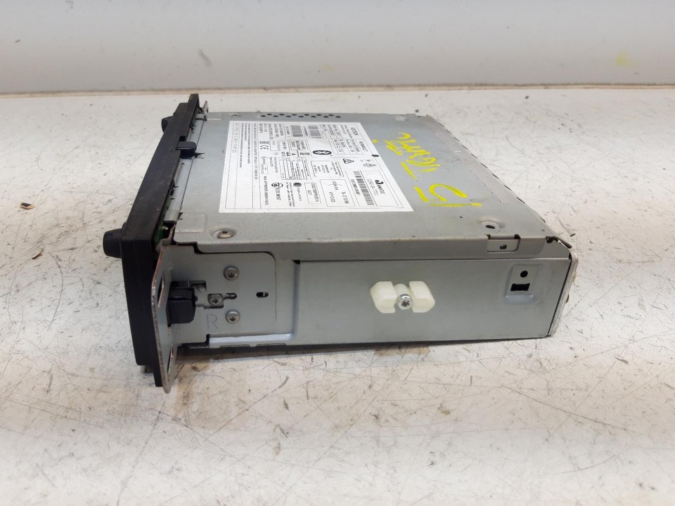 2015 RENAULT TRAFIC RADIO STEREO HEAD UNIT 281151569R *BRAUCHT CODE | eBay