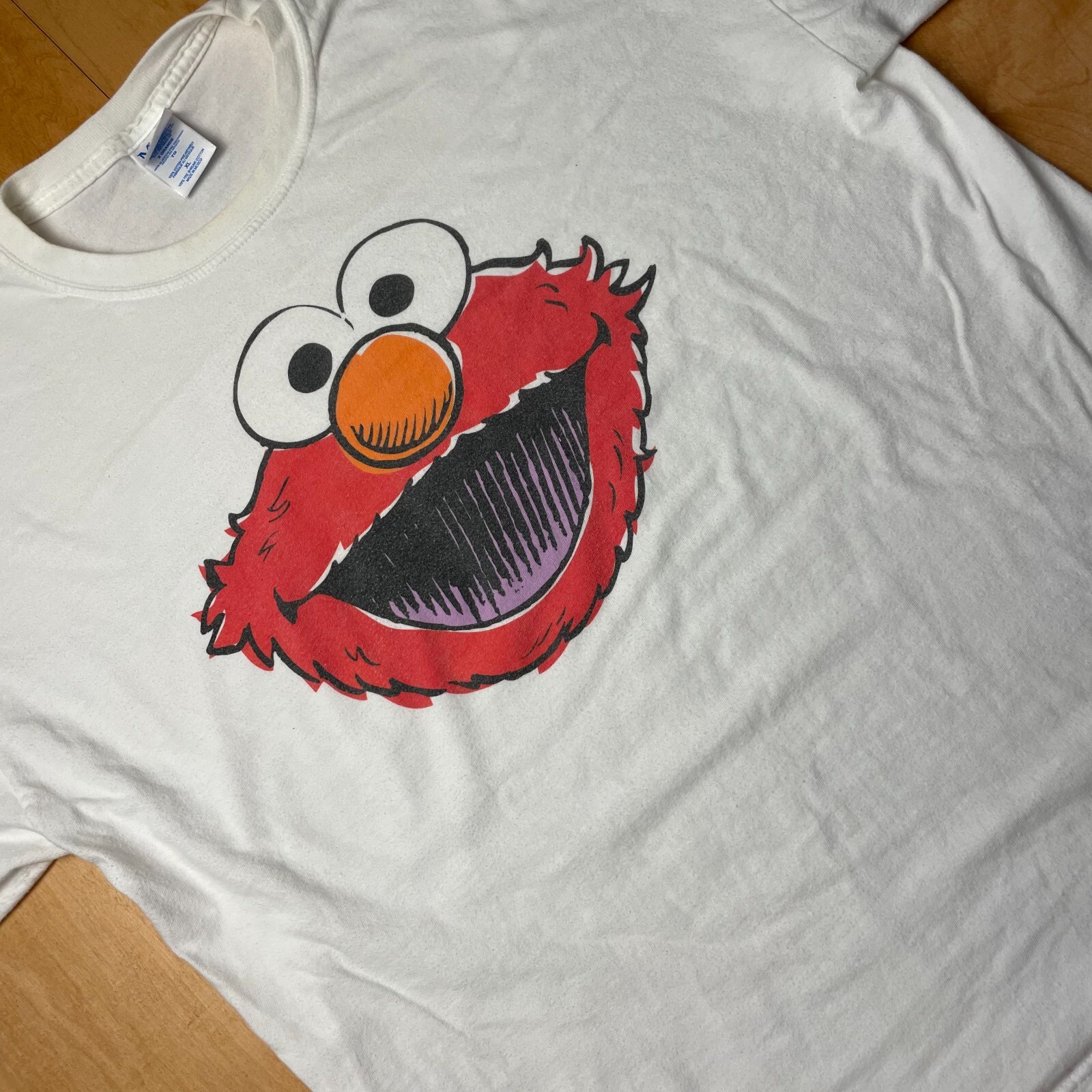 Vintage Sesame Street Elmo Cartoon XL Solid White Sho… - Gem