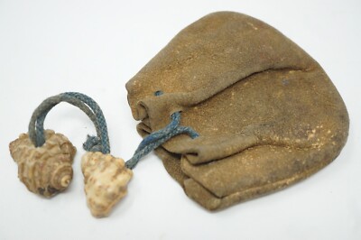 Japanese Leather Pouch with Netsuke Shell Ornament Set Antique Sagemono ...