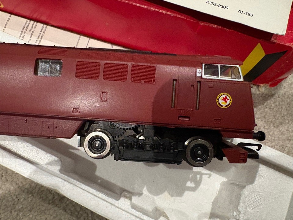 HORNBY R352 CLASS 52 WESTERN COURIER D1062 LOCO MAROON Boxed | eBay UK
