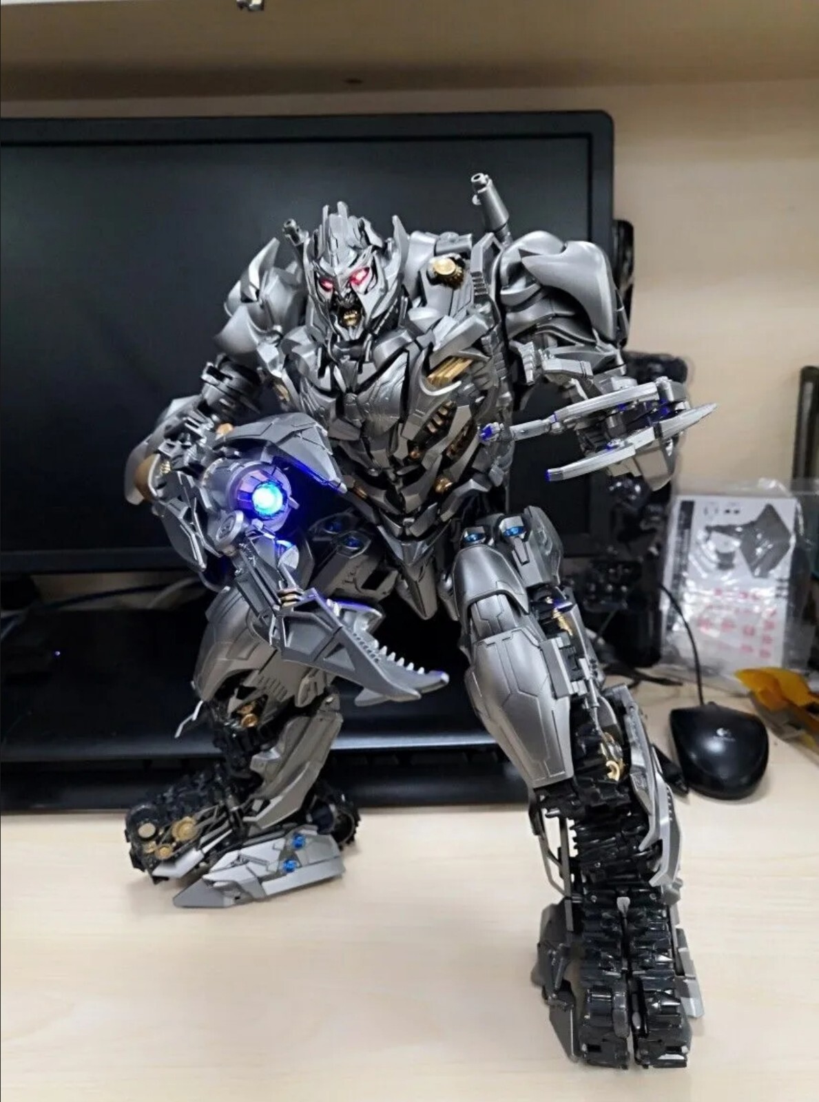 IN US_BMB Oversized LS06 Megatron Tank Mega Commander Figure ...