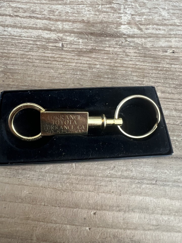 VINTAGE TOYOTA GOLD TONE KEY RING KEY CHAIN NEW Tacoma | eBay