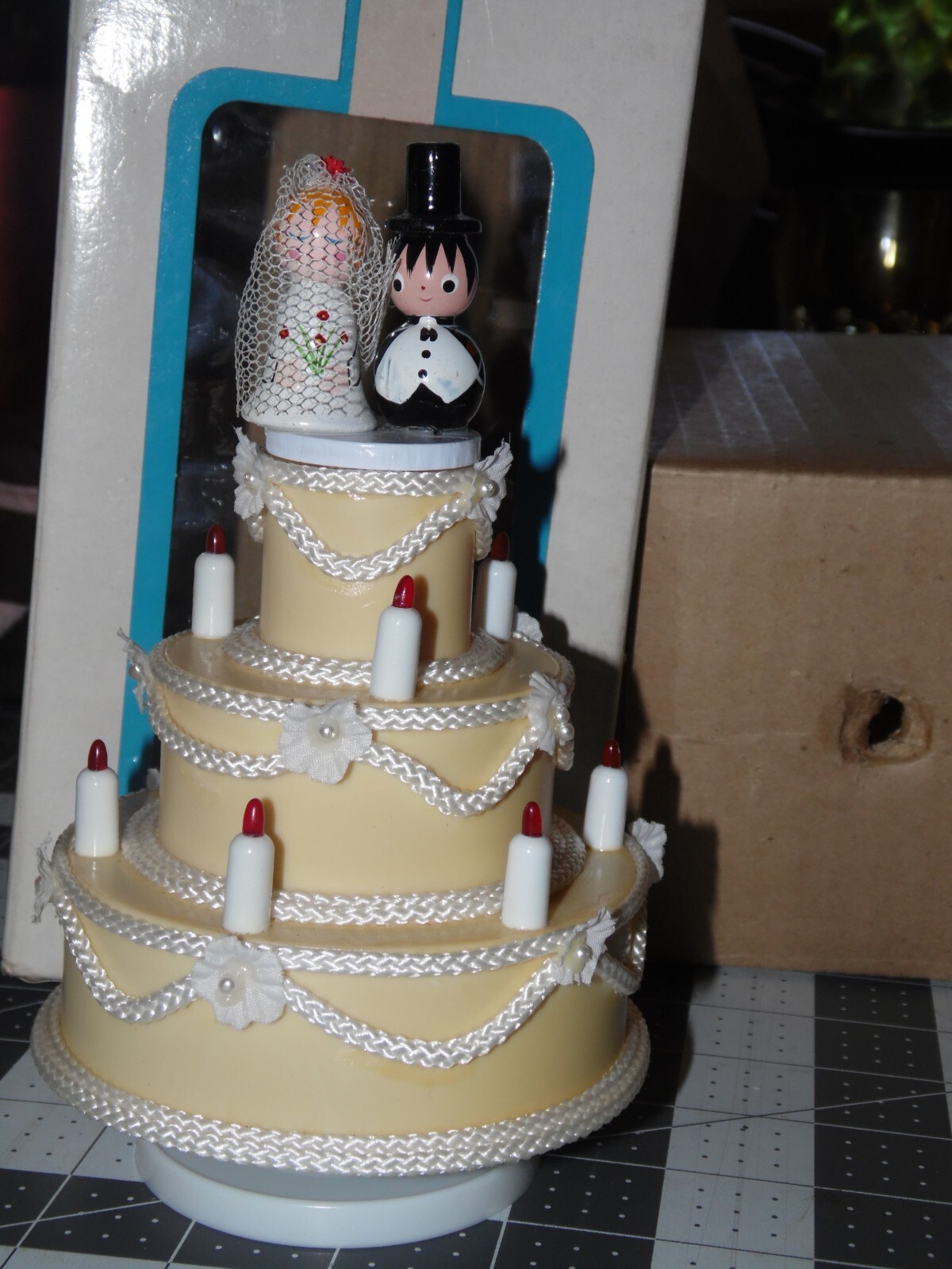 Vintage Wedding Cake Rotating Music Box - Lights Up - Bride & Groom ...