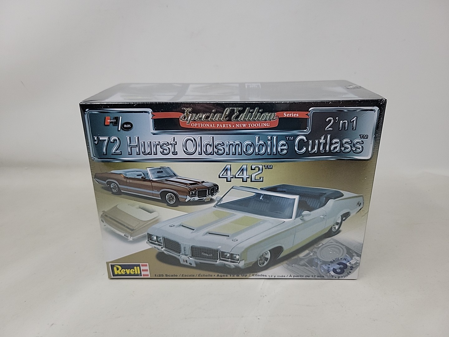 Revell 1/25 Special Edition 1972 Hurst Oldsmobile Cutlass 442 Kit ...