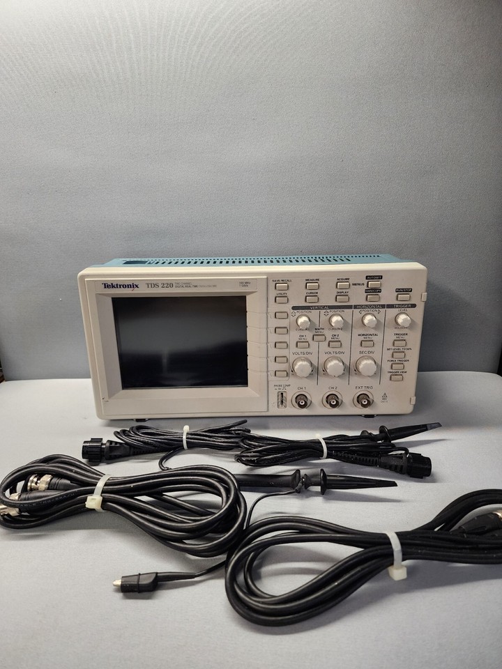 Tektronix TDS 220 100MHz Digital Oscilloscope TDS220 with cords and ...
