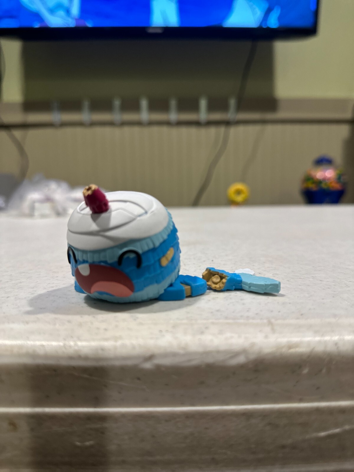 Funko Paka Paka Pain Party Pinatas Series 1 Blue Whale NORBINGTON ...