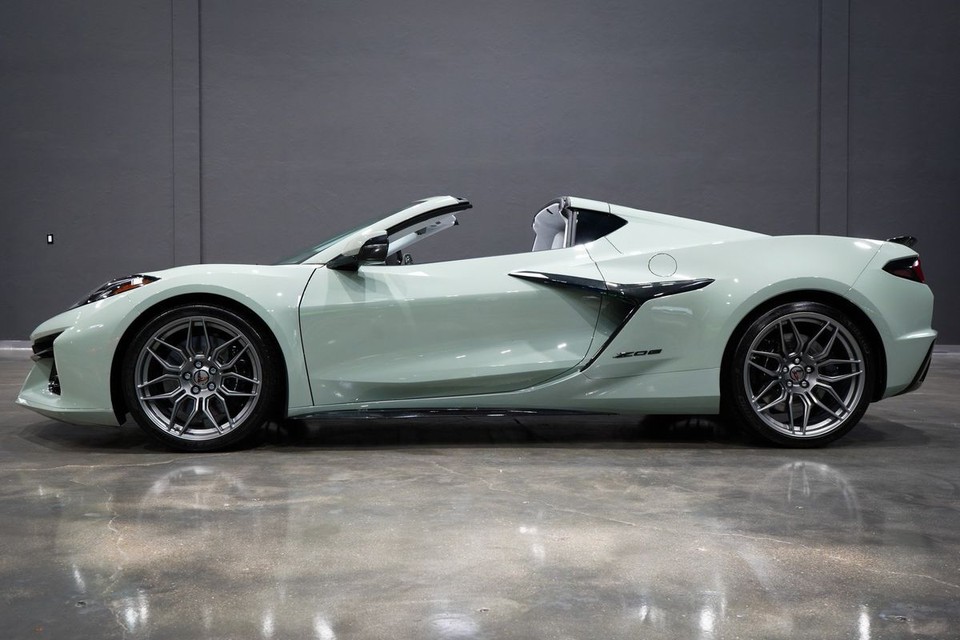 2024 CHEVROLET Corvette Z06 3LZ CACTI GREEN SUPER RARE COLOR COMBO WOW ...