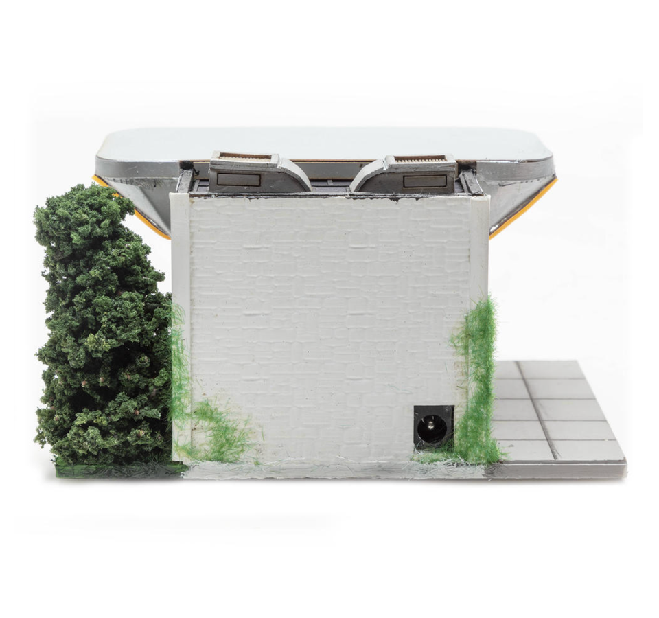 HO Scale Frozen Custard Ice Cream Shop Prelit Figure Vintage Train ...