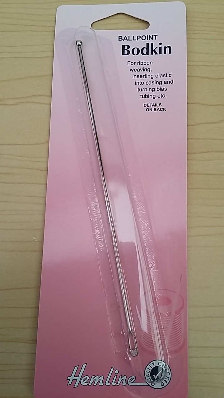 BNWT Hemline Extra Long Ball Point Bodkin ideal for Bias Tubing Elastic ...