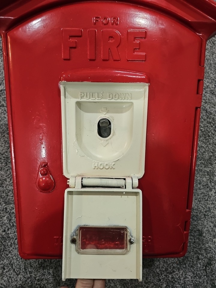 Vintage Pole Gamewell Fire Alarm Pull Box w/Key. Game Well Fully ...