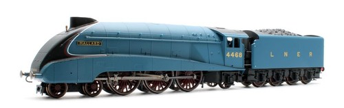 HORNBY 'OO' GAUGE R3371 LNER BLUE 4-6-2 CLASS A4 4468 'MALLARD ...