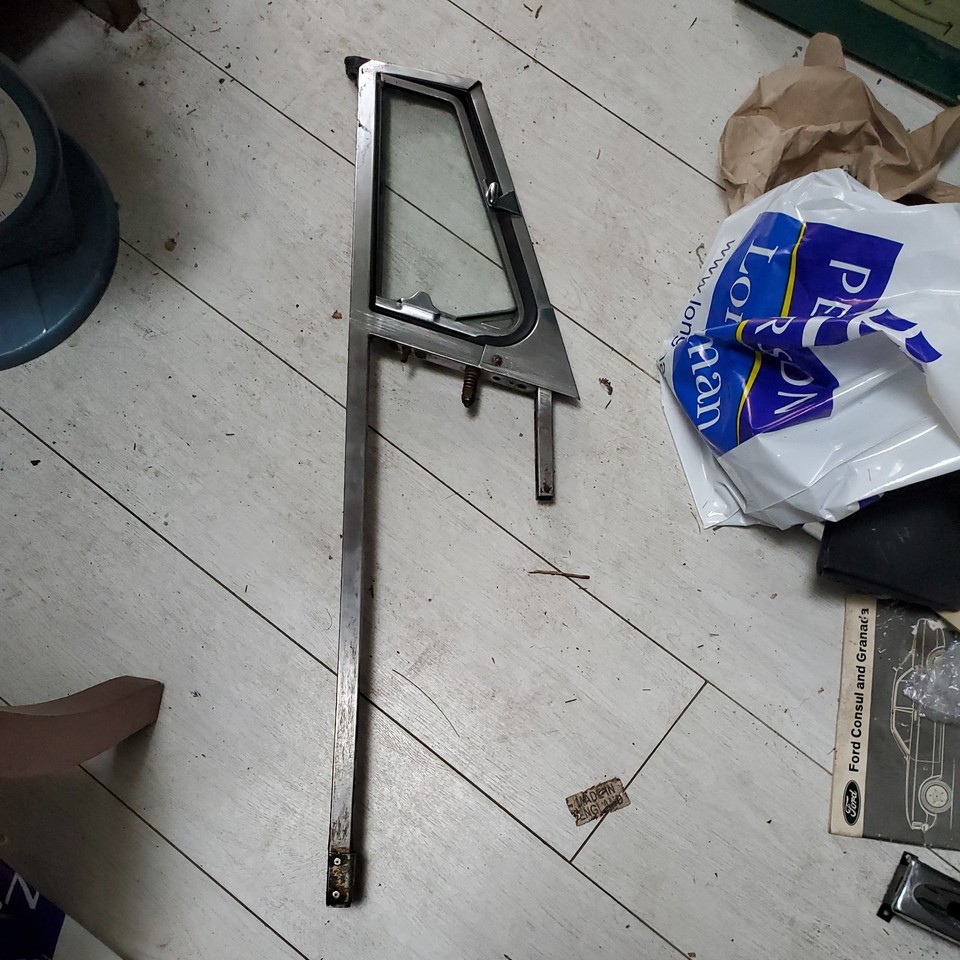 Genuine MGB Roadster RH Door Chrome Quarter Light Side Window Assembly ...