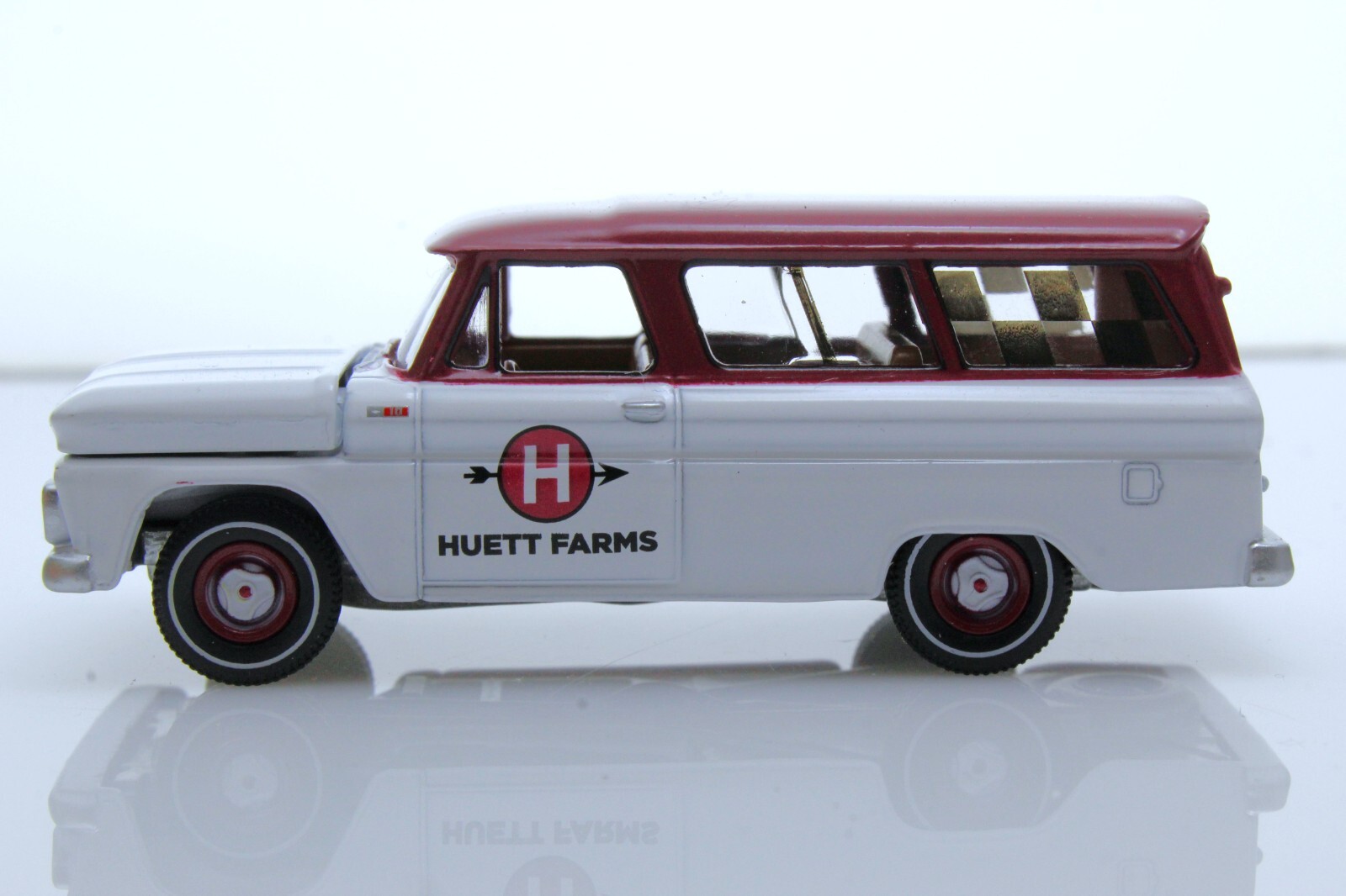 1965 Chevy Suburban K1406 Carryall Truck C10 1:64 Scale Diecast Model ...