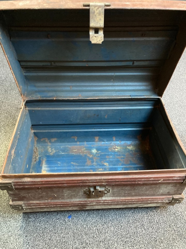 Stylish metal vintage/retro trunk | eBay UK
