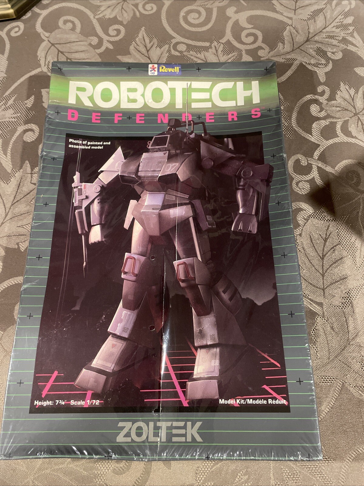 Revell Robotech Defenders GARTAN Model Kit 1:48