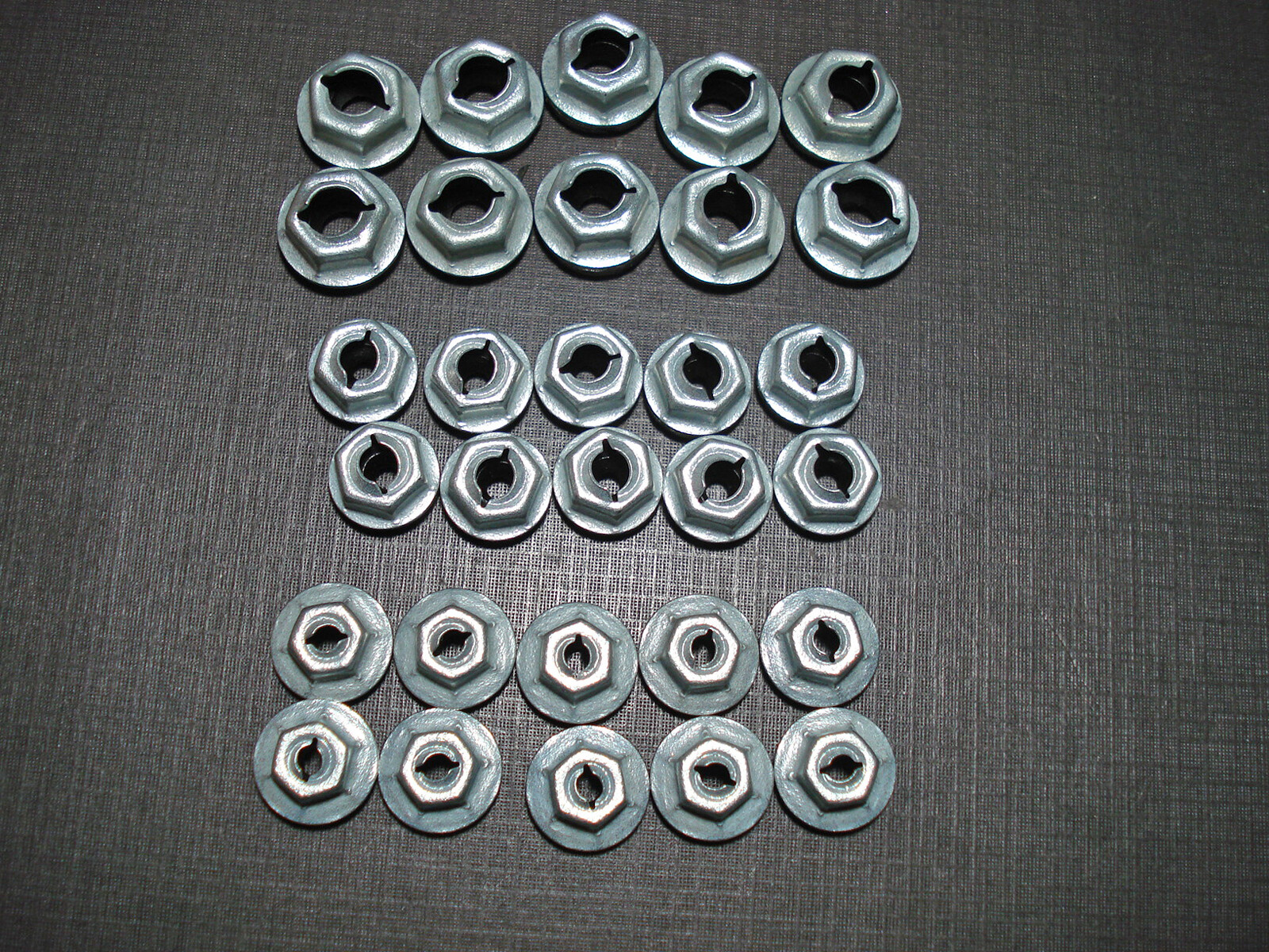 30 pcs 1/4 3/16 1/8 emblem name plate script sealer nuts fits Plymouth ...