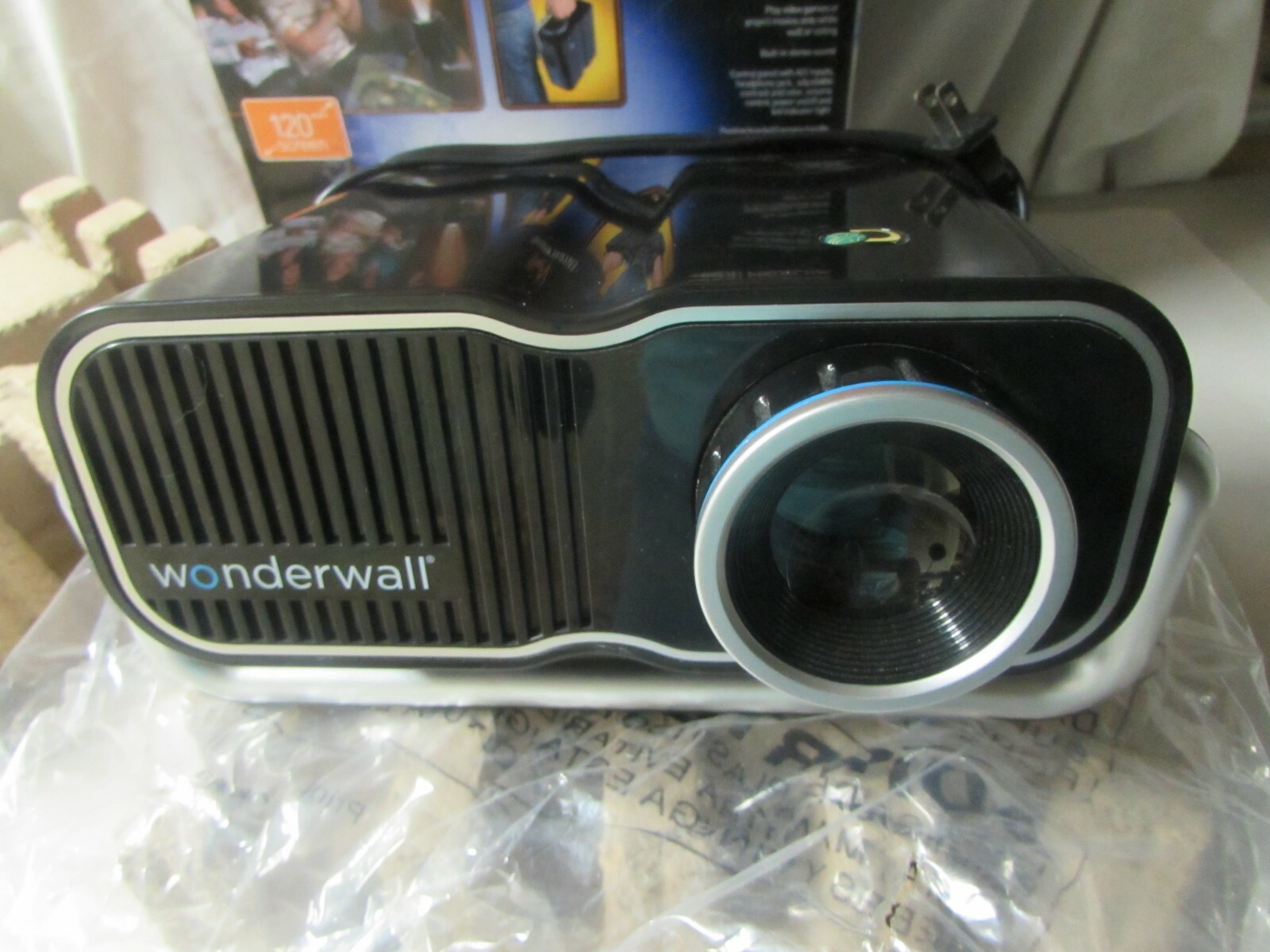 Discovery Wonderwall Expedition Entertainment LCD Projector ...