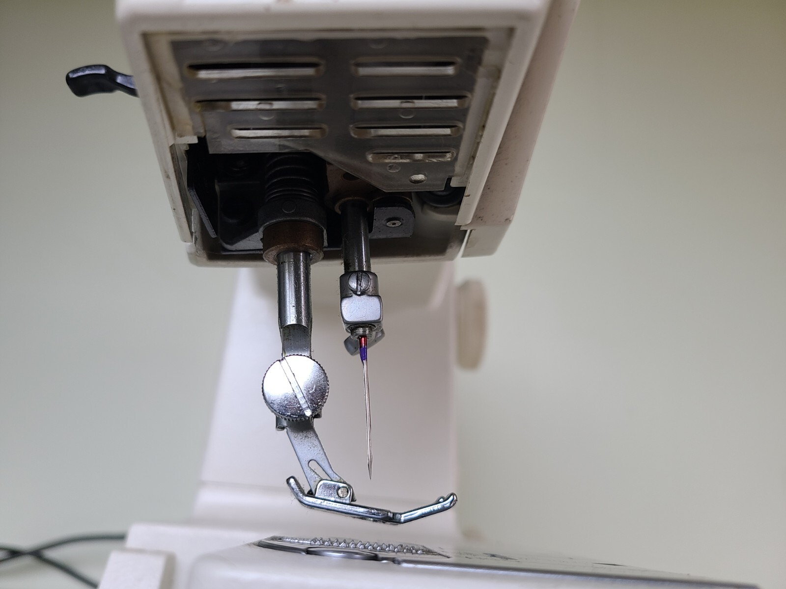 Limited Edition Singer 7033 Sewing Machine With Custom Presser Handle ...