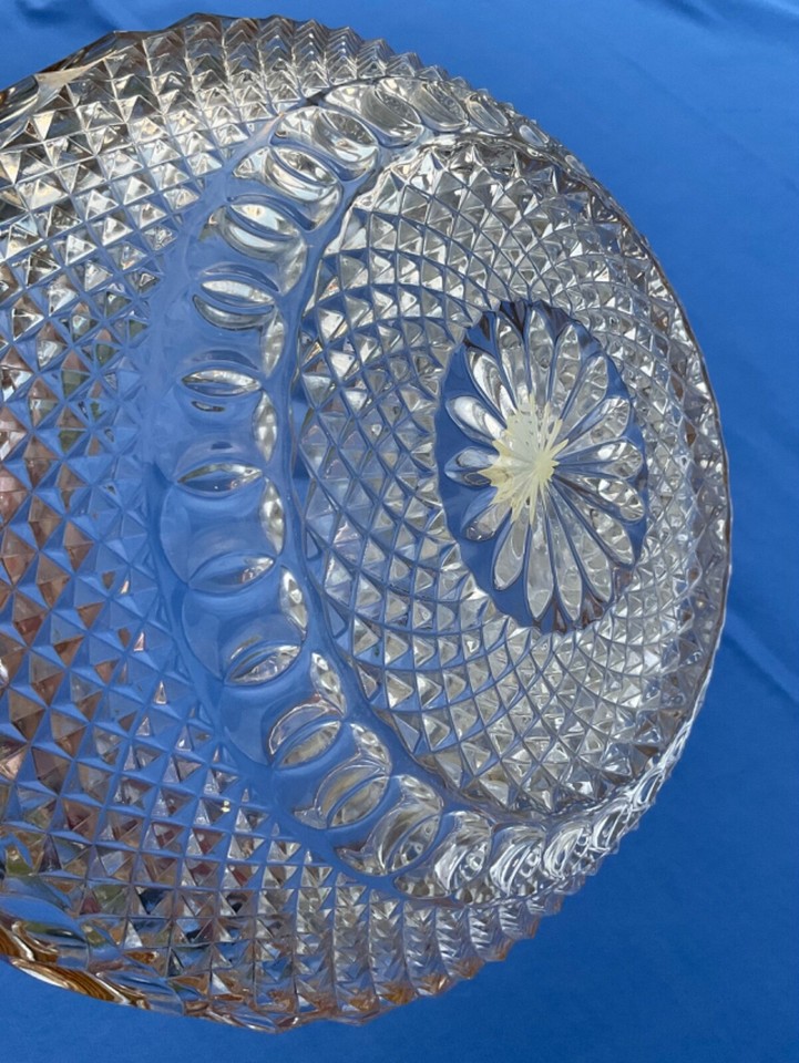Genuine 24% Lead Crystal Serving Bowl Gold Trim Diamond Cut 8" Across W ...