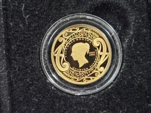 🌟 2019 Hatton's of London VICTORIA REGINA Gold Proof 1/4 Sovereign Coin ...