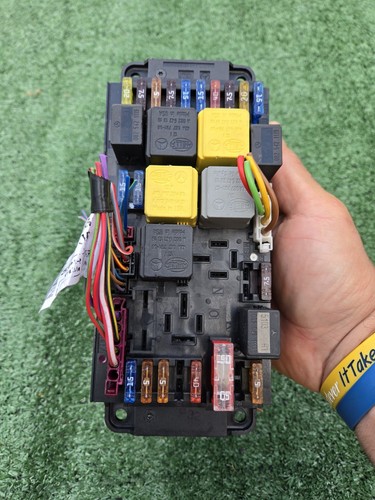 01-09 Mercedes W203 C230 C240 CLK500 Front Fuse Relay Box SAM Module ...