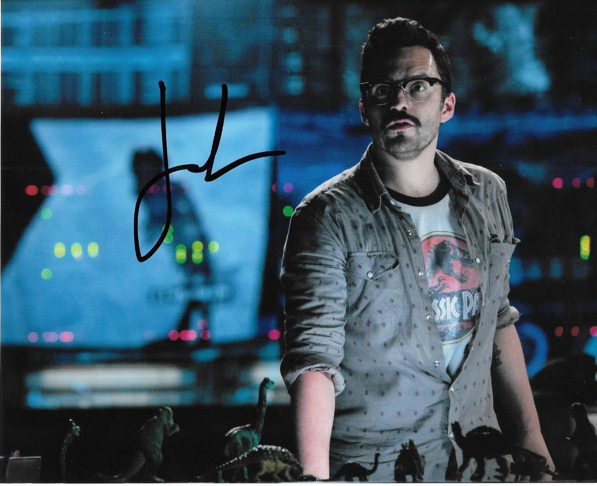 Jake Johnson Jurassic Wereld