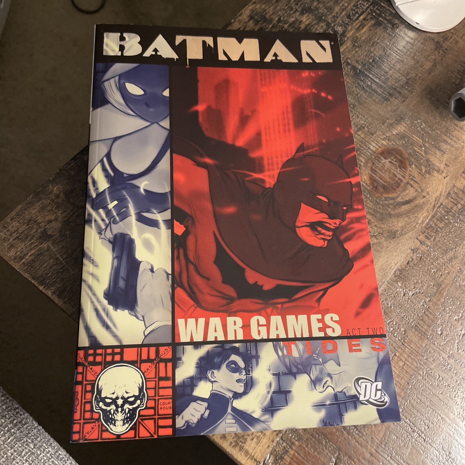 Batman War Games Act 2 Tides 2005 Paperback DC Comics Bob Kane ...