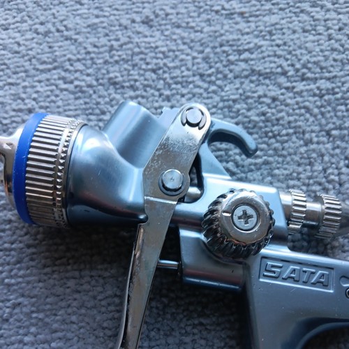 Sata satajet 100 b spray gun 1.6 RP with brand new spraygun cup / pot ...