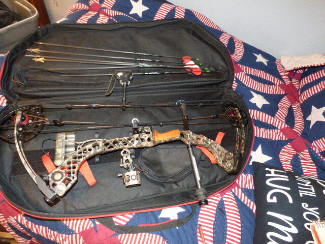 Mathews Monster MR5 RH Compound Bow W/CASE & ARROWS VERY NICE | eBay