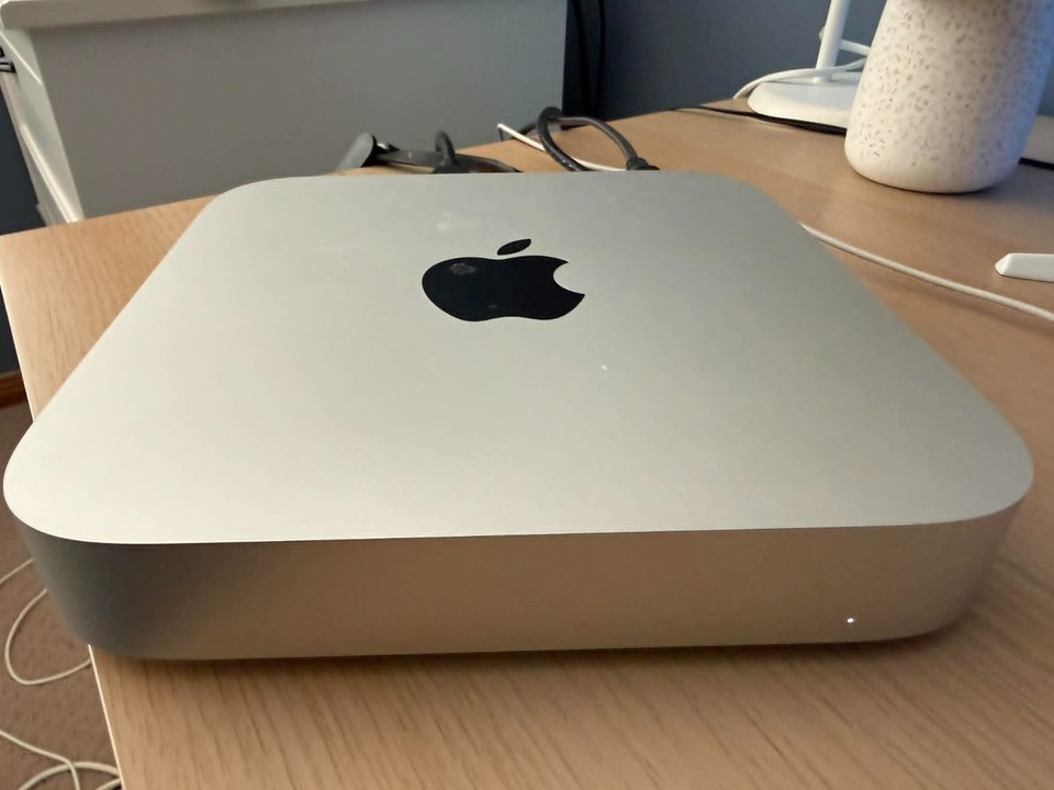 Apple Mac Mini Desktop (M1 Chip, 512GB SSD, 8GB RAM) Excellent Desktop ...