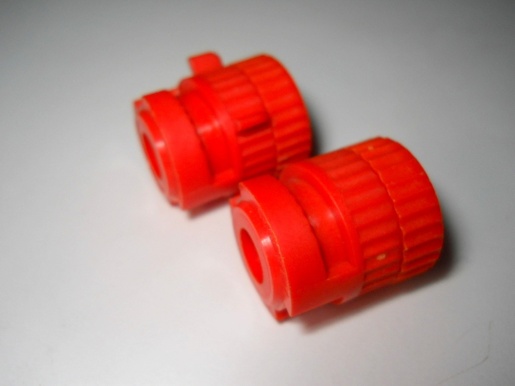 Lot of (2) Keck Red RD14 Threaded or 11mm OD Barbed Adapters, 06841-52 ...