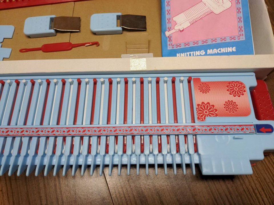 Vintage 1992 Singer Children's Knitting Machine - 7+ Years INCOMPLETE ...