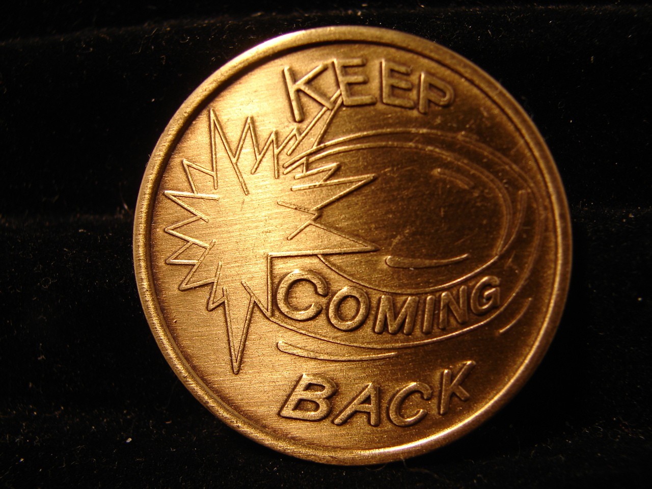 Alcoholics Narcotics Anonymous AA NA Bronze Medallion Chip KEEP COMING ...