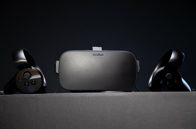 Oculus Rift CV1 Virtual Reality Headset with Controllers Sensors ...