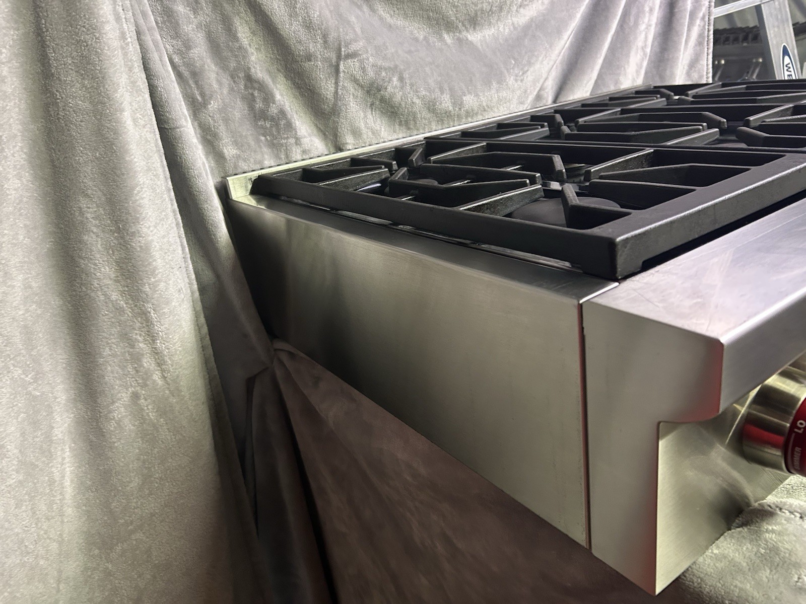 Wolf 36” Gas Cooktop SRT366 Natural Gas 6 Burner Red Knobs FREE ...