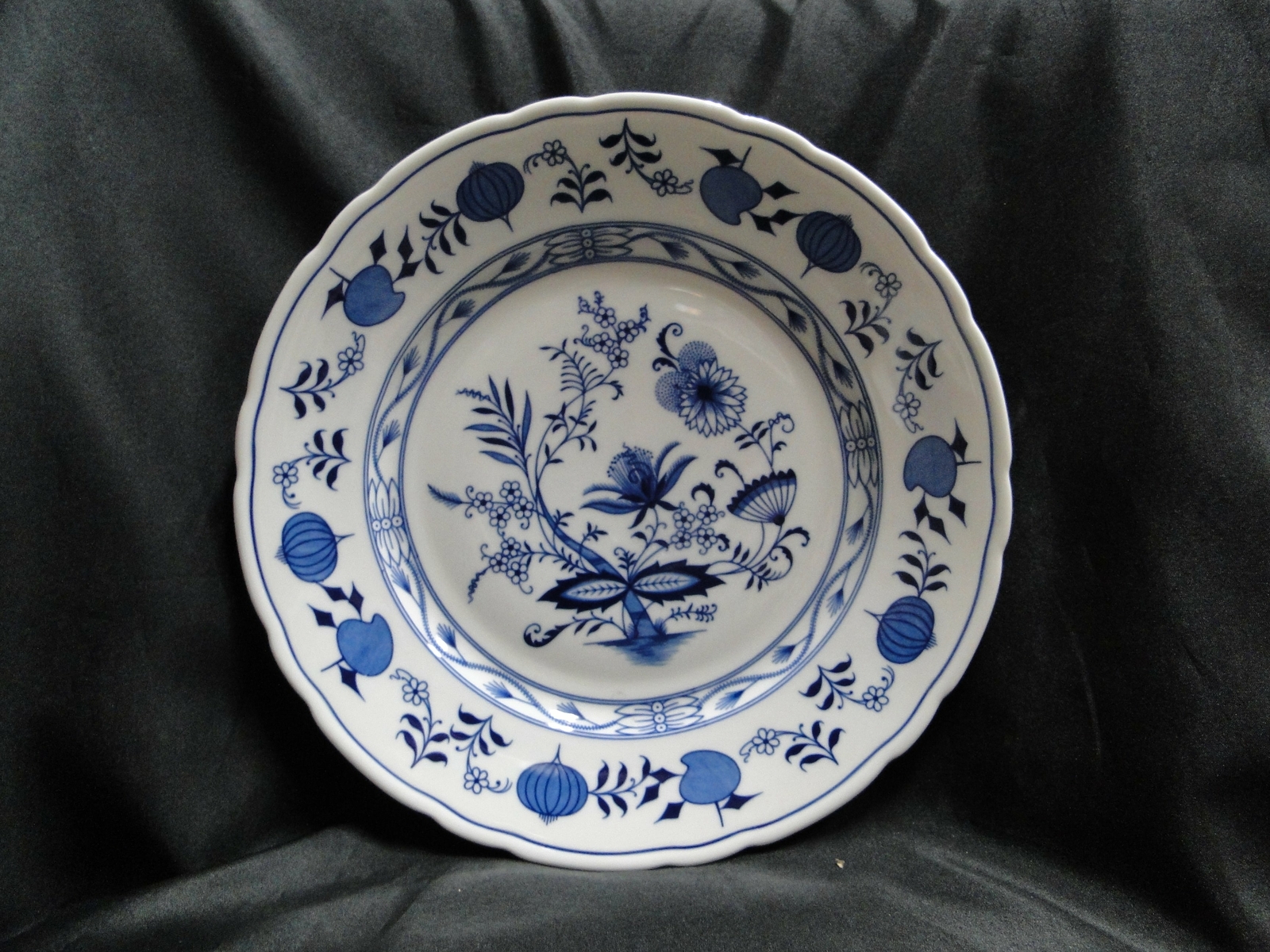 Schaller / Winterling Bavaria Blue Onion: Round Serving Platter, 11 5/8 ...
