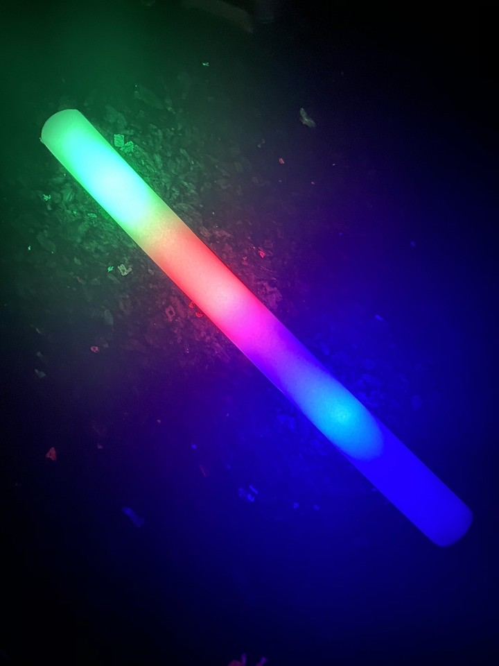 200 pc 18" Foam Sticks LED Flashing Glow Foam Sticks Light Up Wands DJ ...