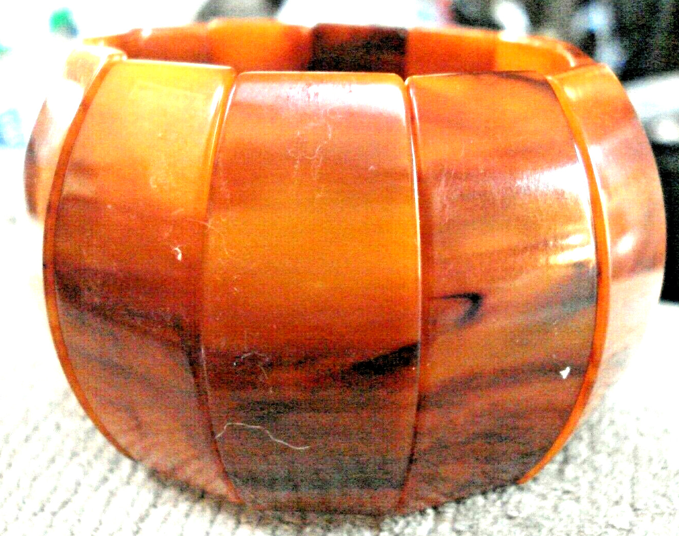 RARE 1950's CHERRY AMBER BAKELITE WIDE MARBLED SWIRLE… - Gem