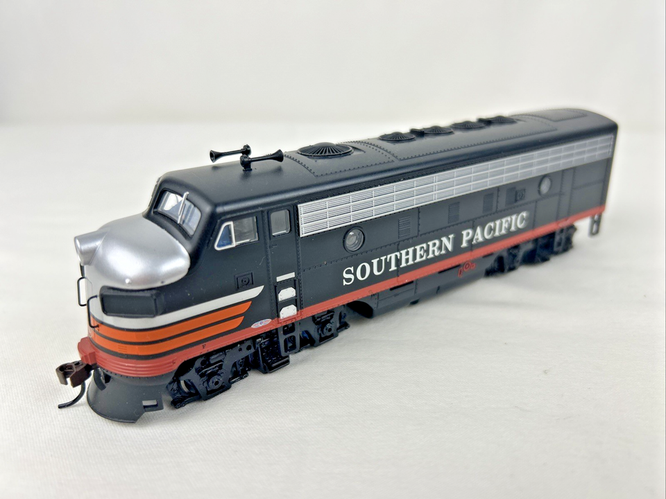HO Scale Bachmann Southern Pacific #64304 Black Widow F7-A Diesel DCC ...