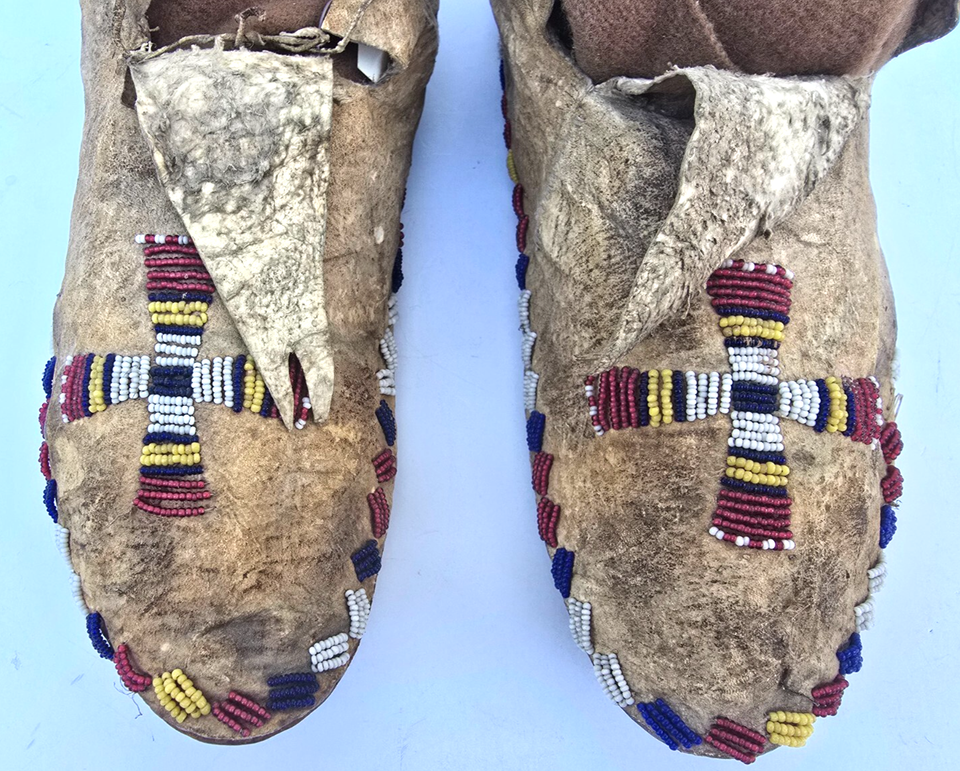 Early Sioux Native American Beaded Moccasins / Cross Pattern w/ Tanned ...