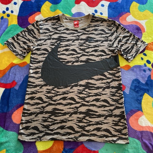 Nike Swoosh T-Shirt Mens Large Tan Black Animal Print Hipster ...
