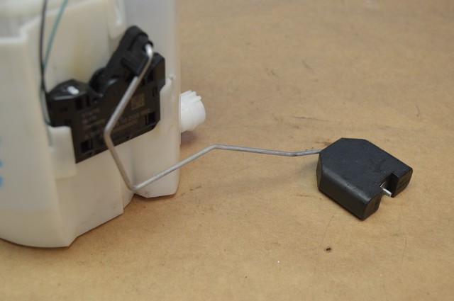 2017 W205 MERCEDES C63 AMG Tank Gas Fuel Pump Assembly Sender OEM ...