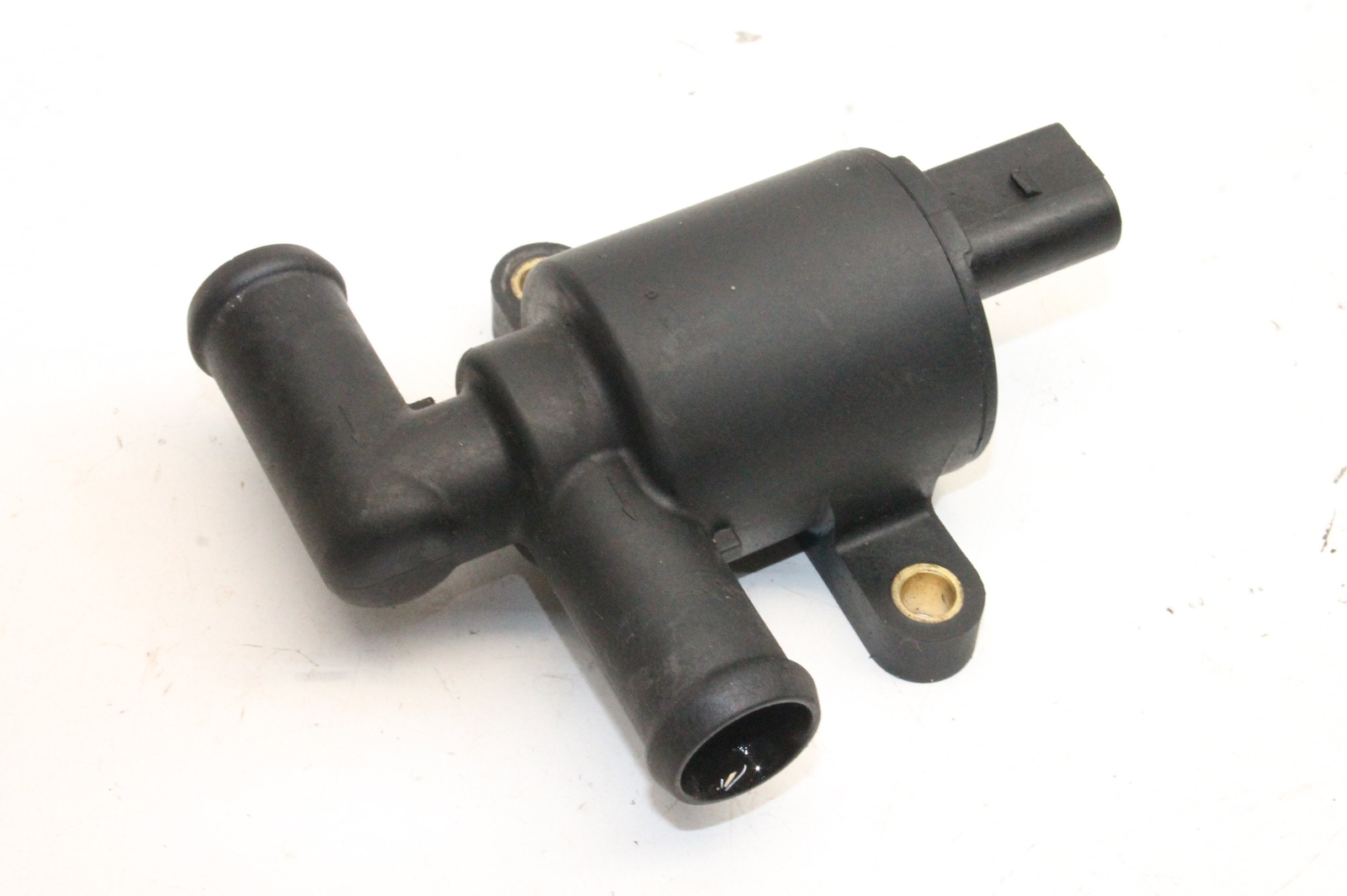 Audi A4 2.0d Avant 2012 Solenoid Coolant Valve 4H0121671B for sale ...