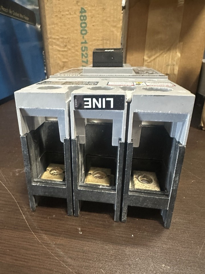 Siemens Sentron HFD63F250 200 A 3-Pole Thermal Circuit Breaker ...