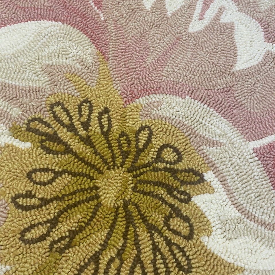 Plow & Hearth Dogwood Flower Shaped Hooked Rug | eBay